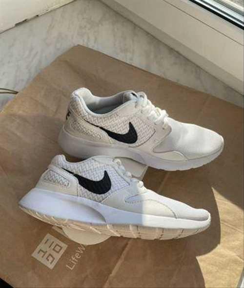 Кроссовки Nike tanjunj 35.5 размер