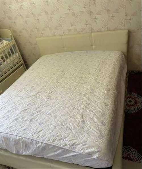 Кровать с матрасом 180 200