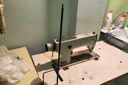 Швейная машина для средних материалов