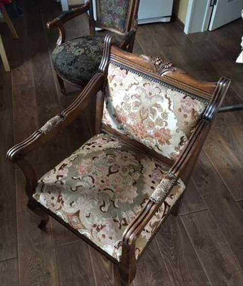 Старинные Антикварные резные кресла диван