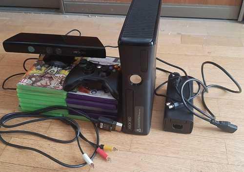 Xbox 360 Kinect 250гб+беспроводной джойстик+игры