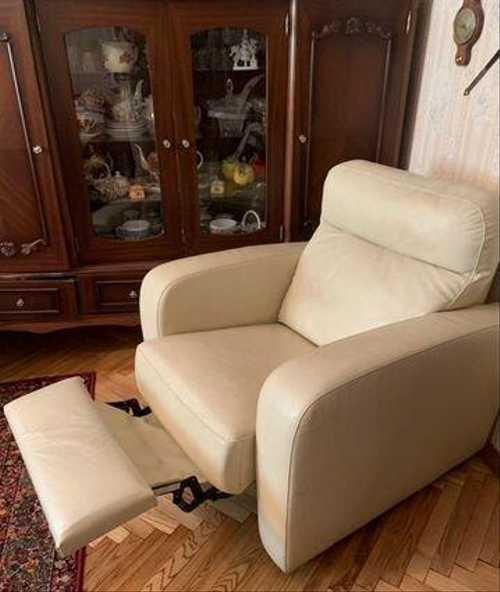 Кожанное кресло IKEA