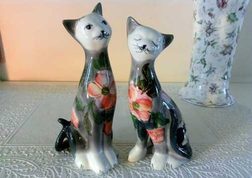 Две фарфоровые статуэтки.Коты.Англия