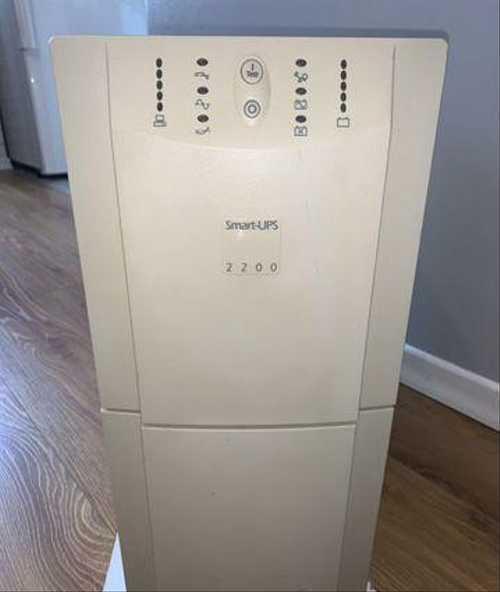 Бесперебойник ибп APC Smart-UPS 2200