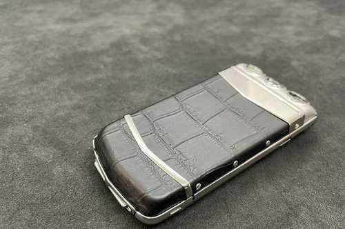 Vertu Constellation F Ayxta. Крокодил