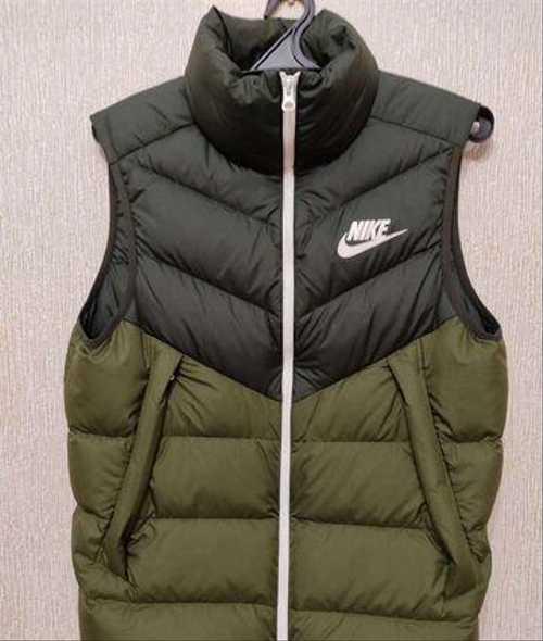 Мужской пуховый жилет бренда Nike