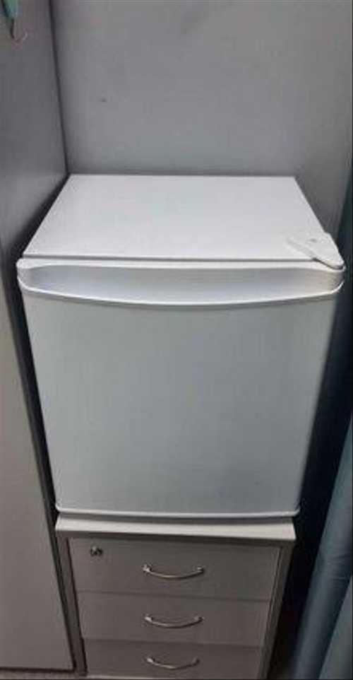 Холодильник renova RID-50W