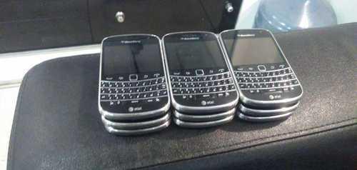 Телефон BlackBerry 9900