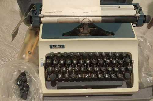 Печатная пишущая машинка механическая