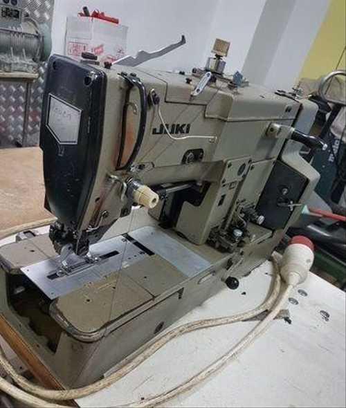 Петельная швейная машина Juki