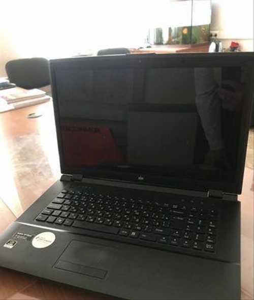 DNS 17.3 FHD Core i7 8gb GEForce 2gb+
