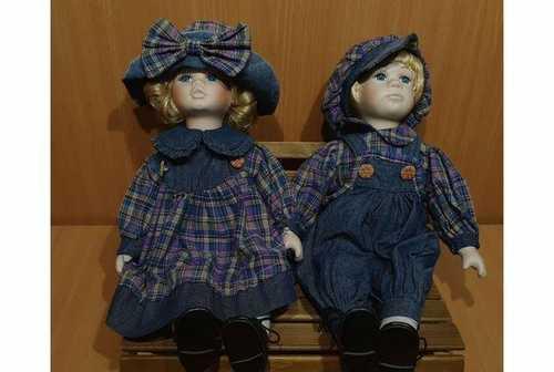Набор кукол 2шт пара на деревянной скамье фарфор