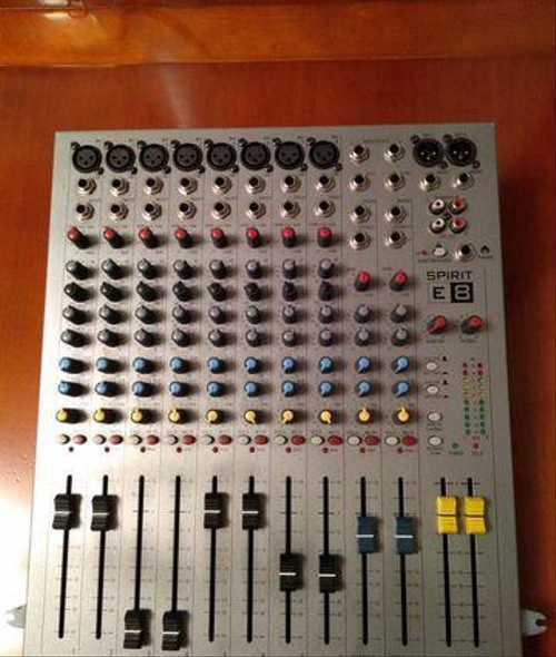Микшерный пульт Soundcraft E8