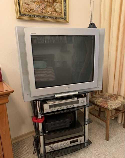 Телевизор sony Trinitron (диагональ 70см)