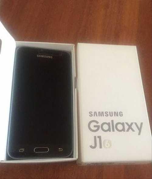 Телефон Samsung galaxyJ1