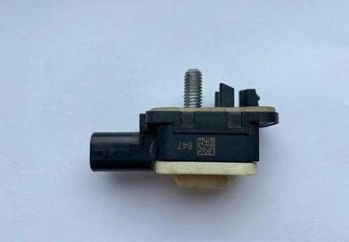 Датчик удара двери Volkswagen Touareg NF 7P0959354