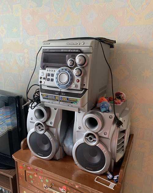 Музыкальный центр