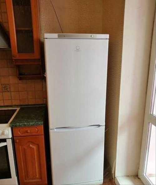 Холодильник Indesit sb1670.028