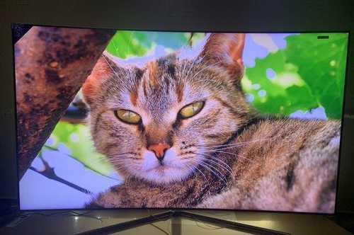 Неправильный телевизор Samsung с погнутым экраном