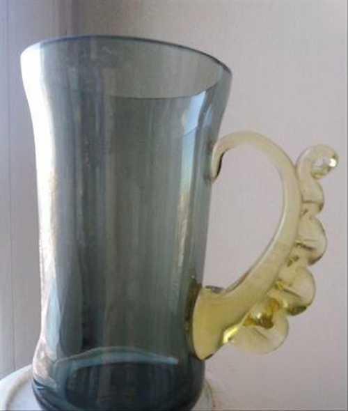 Декоративная кружка-ваза дымчатого стекла