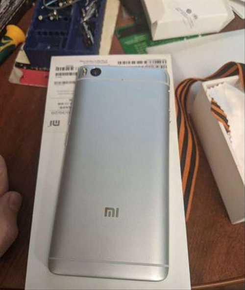 Телефон Xiaomi mi5s