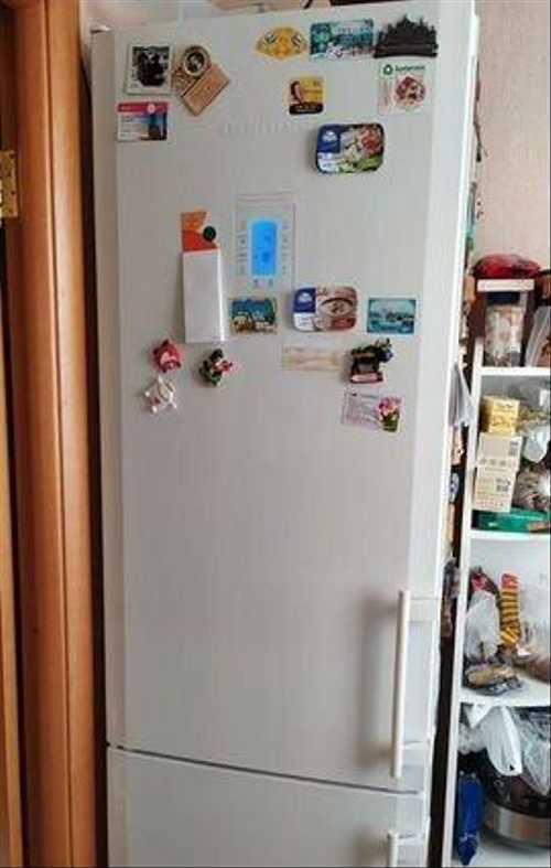 Холодильник Liebherr CBN 39560