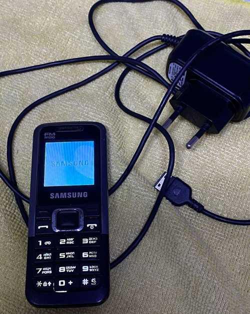 Сотовый телефон Samsung E1125 + Зарядка