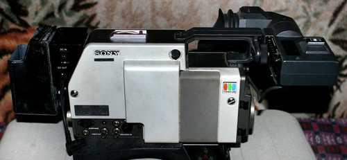 Профессиональная видеокамера sony DXC-1820P