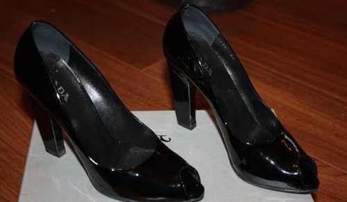 Туфли Prada оригинал лак