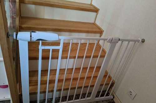 Барьер калитка для дверного проема или лестницы с