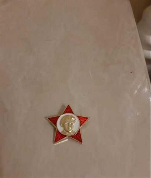 Продам значок октябрёнка со времён СССР