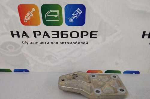 Кронштейн редуктора задний Toyota Rav4 XA40 3ZR-FE