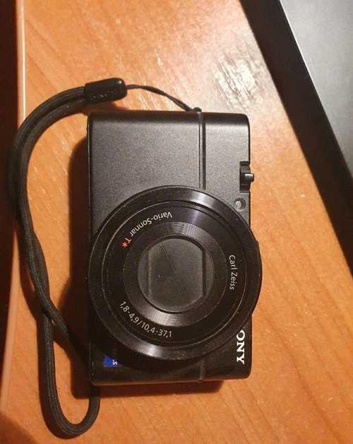 Компактный фотоаппарат Sony Syber-shot RX100II