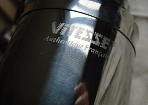 Шейкер Vitesse, металлический. Новый