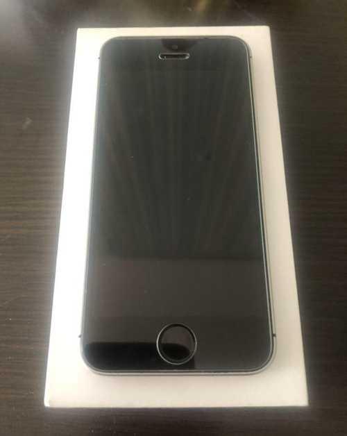 Телефон iPhone 5se 32g