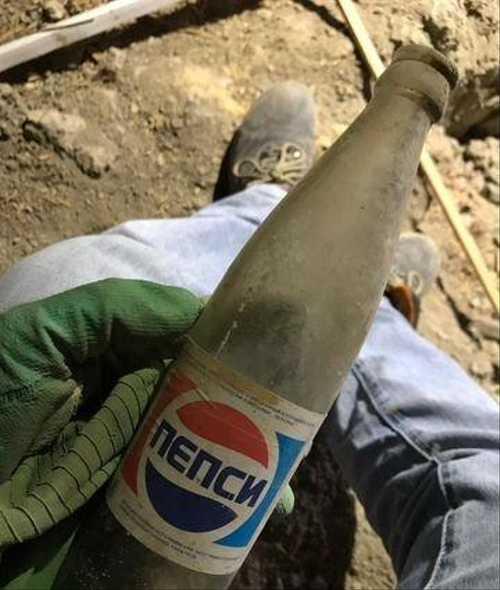 Бутылка Пепси