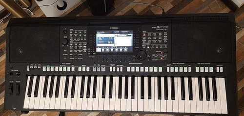 Синтезатор Yamaha PSR-S775