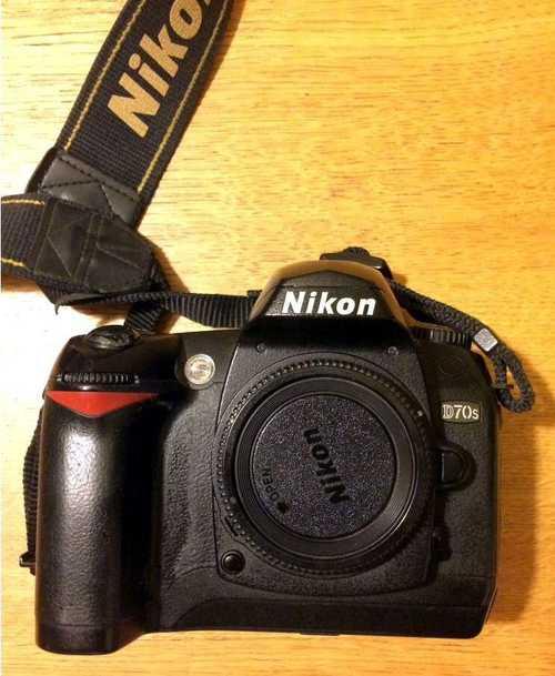 Nikon D70s body