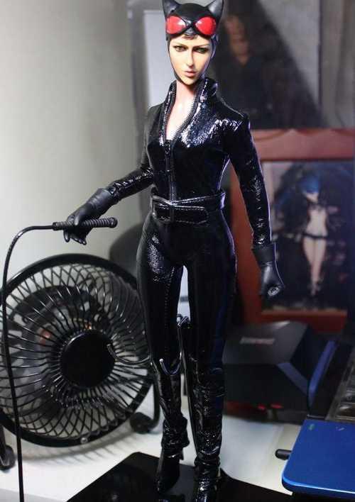 Catwoman batman arkham коллекционная фигурка 1:6