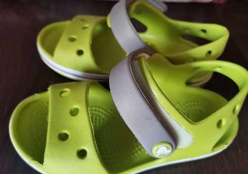Босоножки Crocs