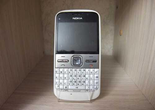 Телефон Nokia E5-00