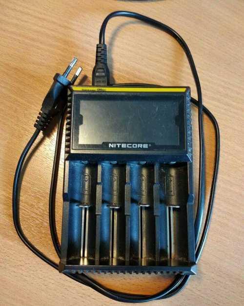 Nitecore D4 зарядное устройство