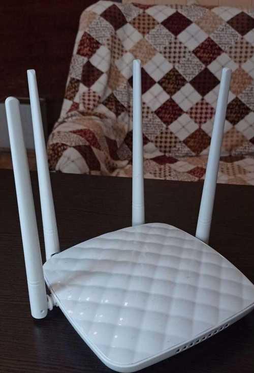 Wi-Fi роутер: Tenda (4 антенный)