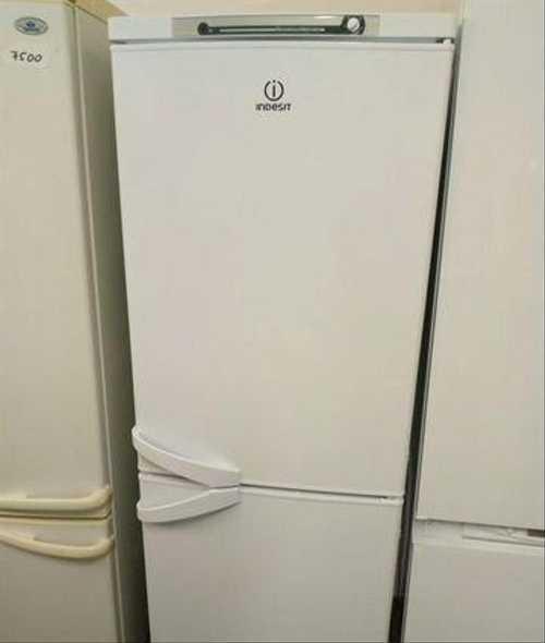 Холодильник Indesit 167см. На гарантии