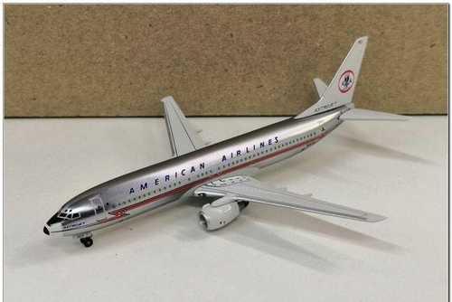 Самолёт Boeing B 737 American A 1/400 Dragon Wings