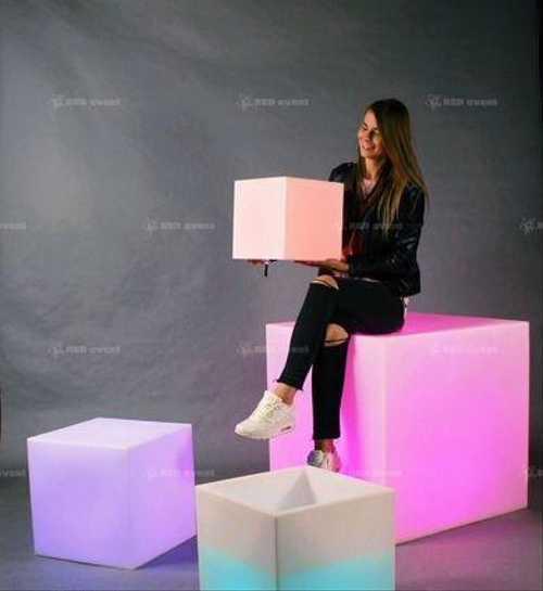 Светящийся LED куб 40, 50 или 75 см. (cubo)