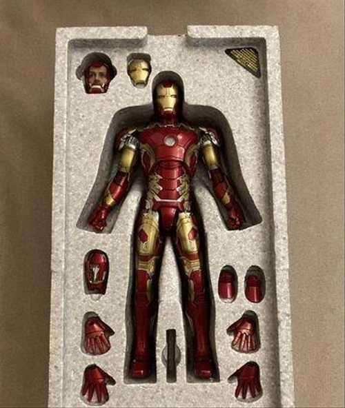 Hot Toys Iron Man Mark xliii