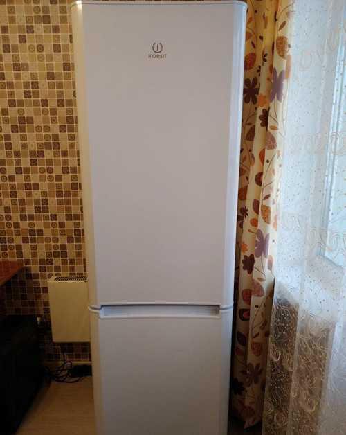 Холодильник Indesit IBF 181