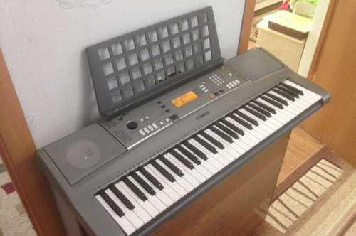 Yamaha PSR-R300