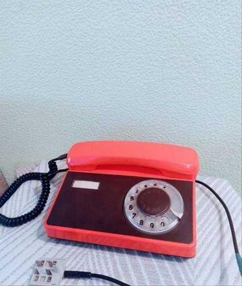 Телефон стационарный дисковый времён СССР